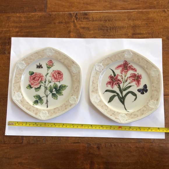 Dining | Set Of 2 Partylite Botanical Garden Flower Plates Bee ...
